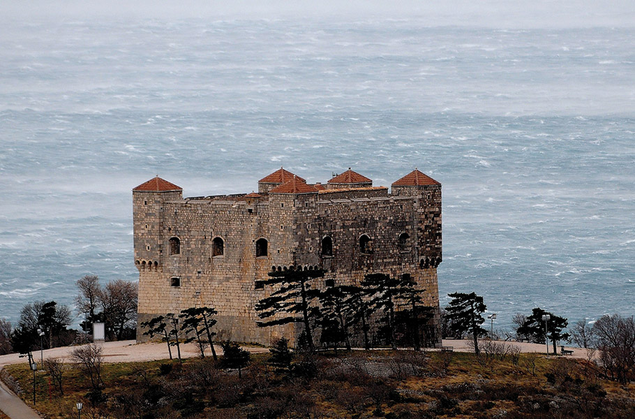 Nehaj - Hrvatska enciklopedija